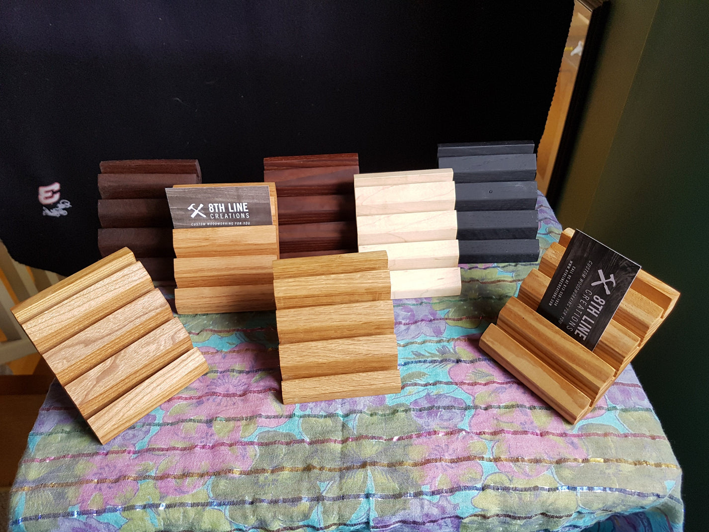 8th Line Creations 4 Card Business Card Display - Red Oak